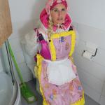 Die Kleine hat groß in ihre Windel gemacht. Sie stinkt unschön Meme ...