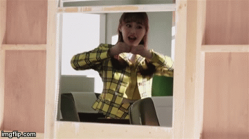 Chuu's Silly Jumping Hand Hearts - Imgflip