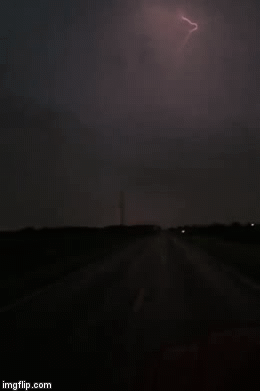 Impressive lightning strike - Imgflip