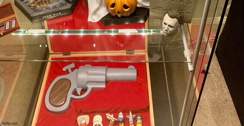 Roger Rabbit; Eddie Valiant's Toon.38 Six Shooter and Dum-Dum Bullets ...