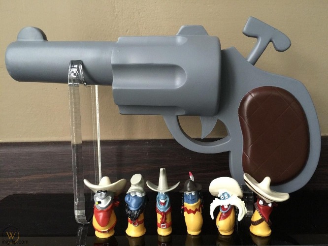 Roger Rabbit; Eddie Valiant's Toon.38 Six Shooter and Dum-Dum Bullets ...