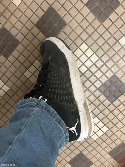 W or L shoes - Imgflip