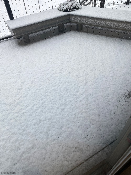 yoooo it’s snowing - Imgflip