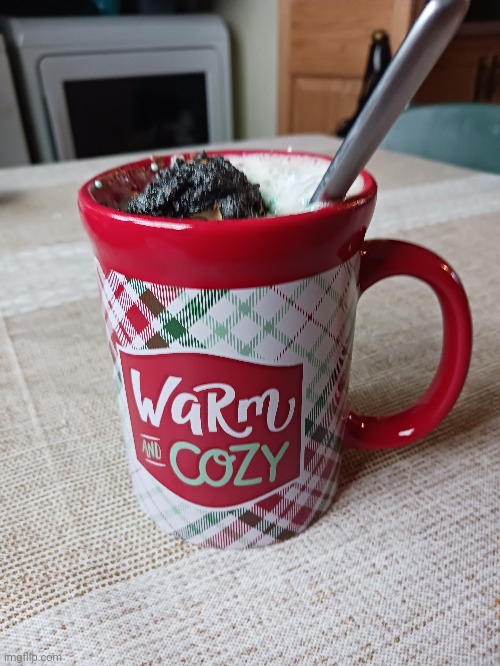 Let me cook (Fr*nch hot cocoa and whipped cream and a burnt marshmallow ...