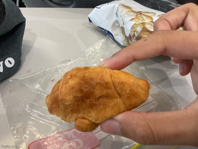 Mini croissant - Imgflip