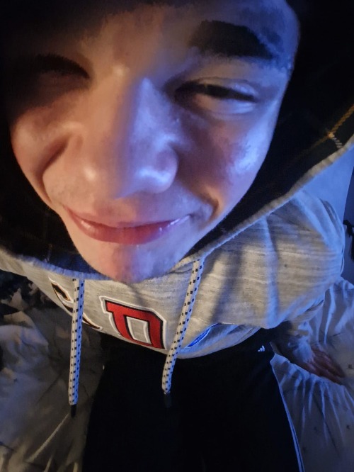 i was stoned asf last night and this picture was taken of me :sob ...