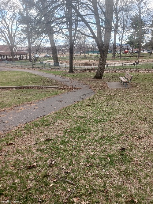 They tore down the fuckin splash pad :heartbroken: they better add a ...