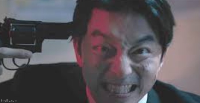 The walls are crushing me - Imgflip